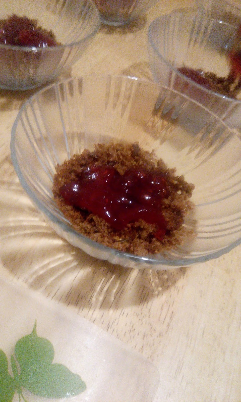 Kihiline kreeka jogurti magustoit