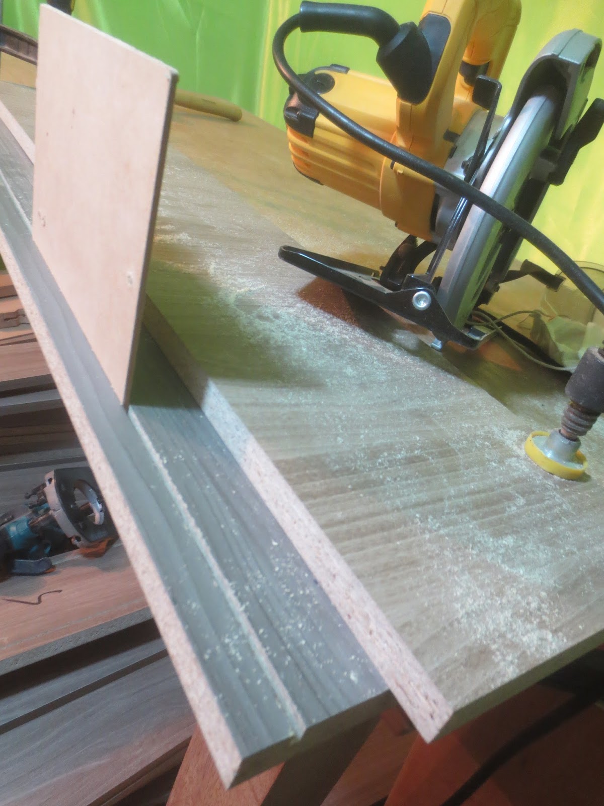 Decoraciones Manualidades En Madera: Como Hacer Ranuras En La MELAMINA ...