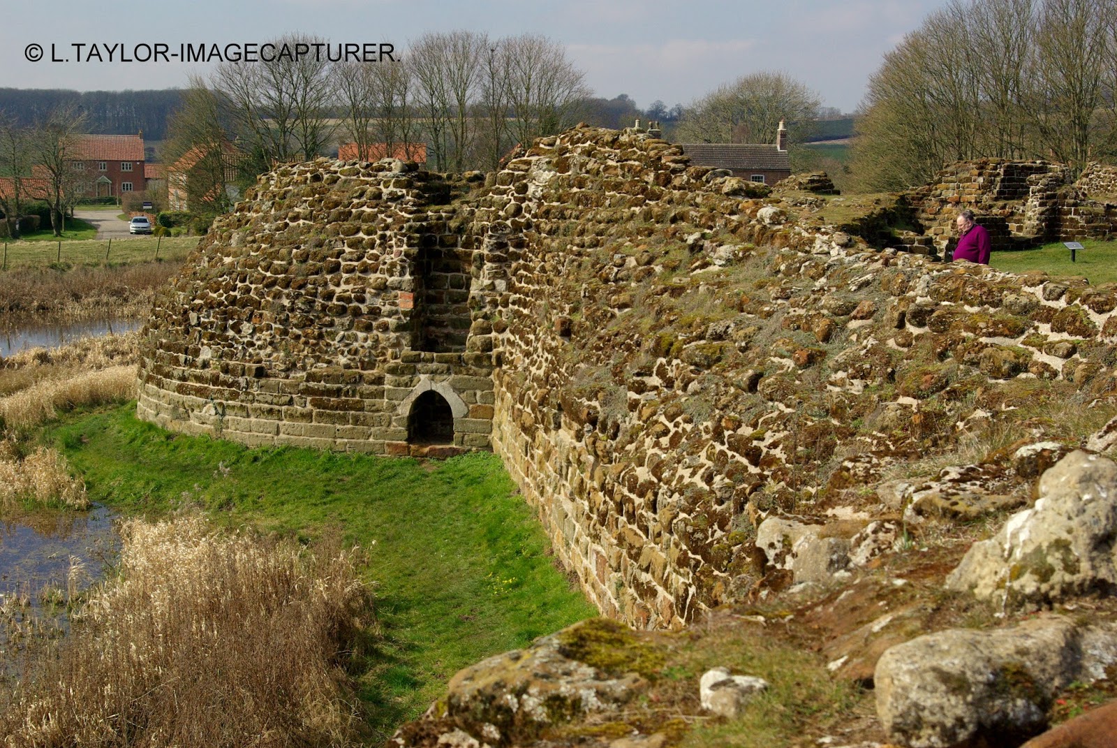 IMAGECAPTURER.: BOLINGBROKE CASTLE.