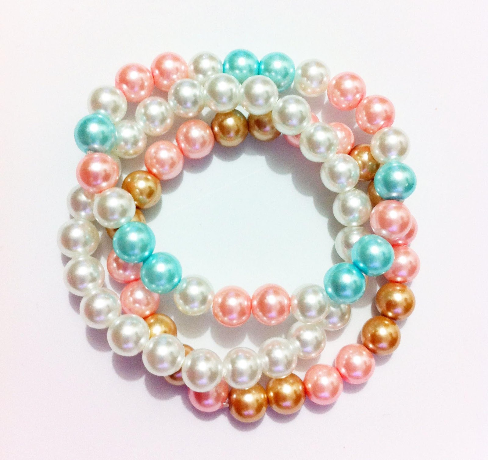 We Read!: 100 Followers Giveaway!!