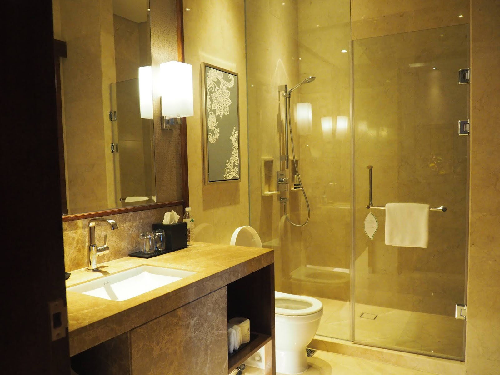 VinaTraveler's Blog: "Ascott BGC Manila", The Most Amazing Luxury ...