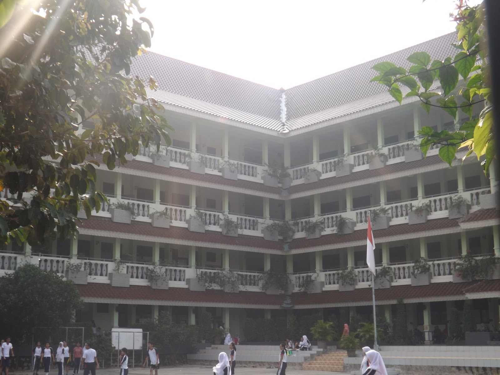 SMAN 74 JAKARTA: Lingkungan SekolahKU