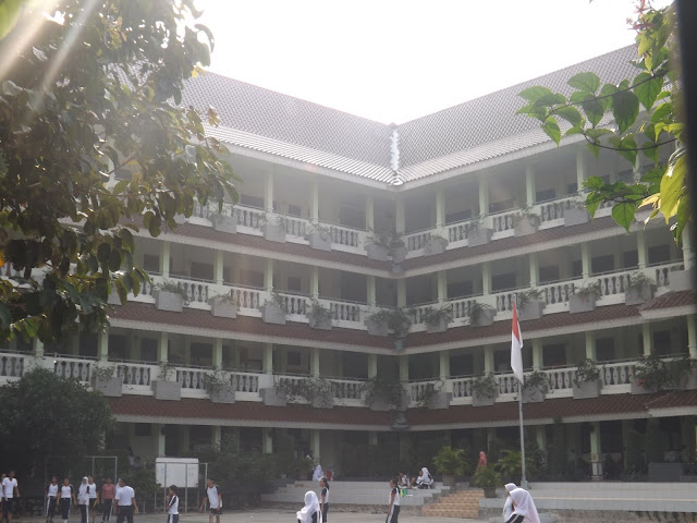 SMAN 74 JAKARTA: Lingkungan SekolahKU