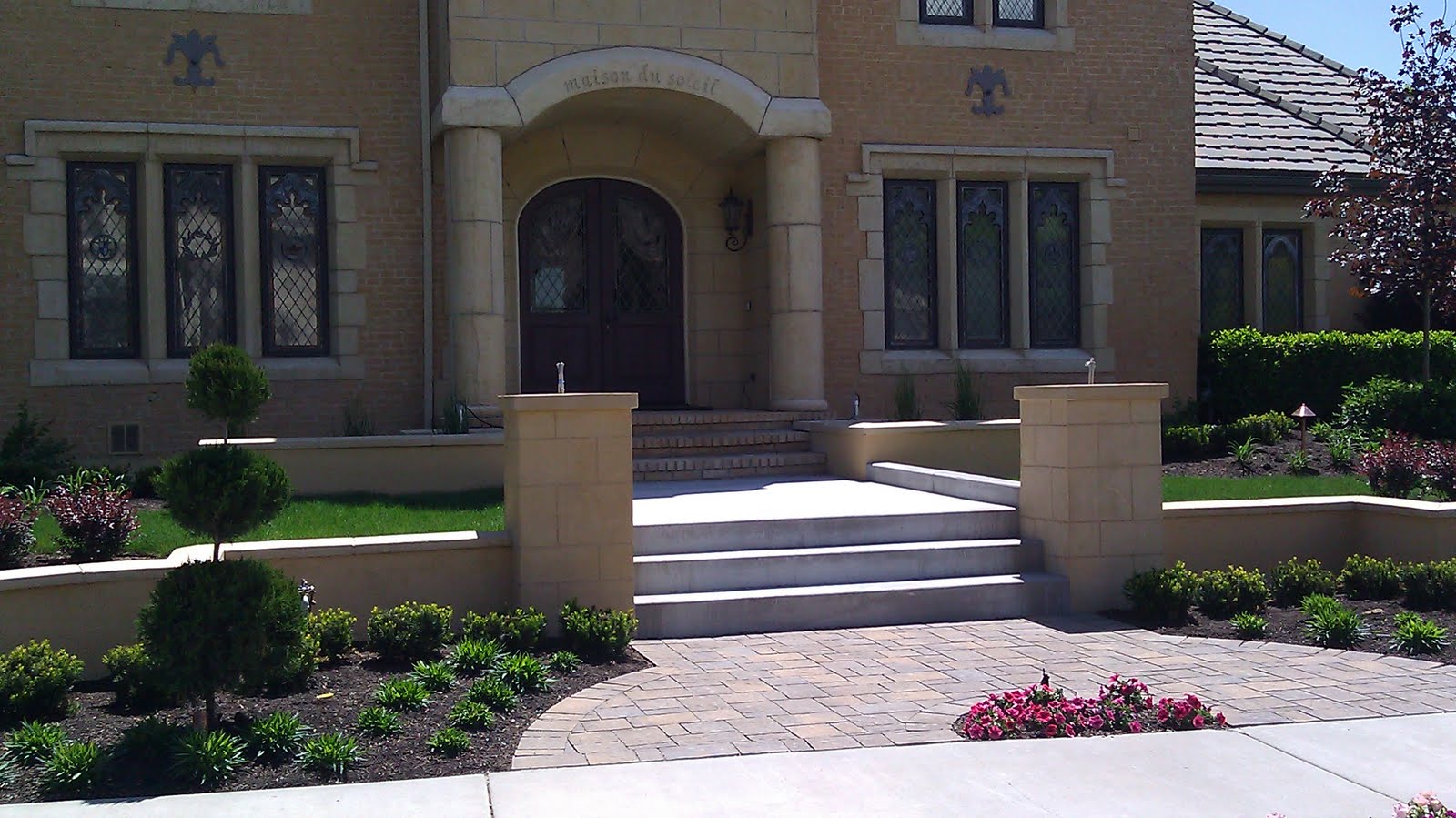 Stucco Tech: Platinum Landscape - Retaining Wall