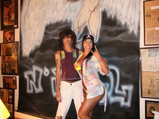 Alexandre Frota e sua mulher no templo do Rock Saquarema RJ