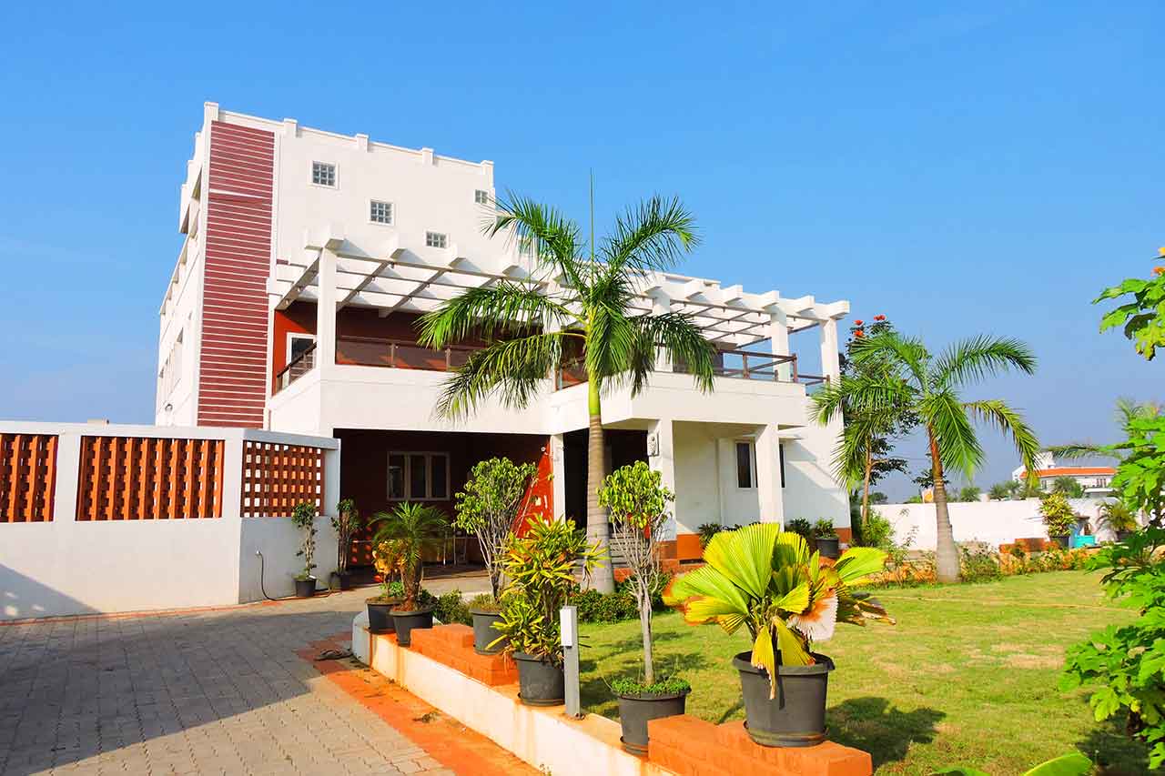 Springfield Beach House ECR | EzeeStays - ECR Beach House,Holiday ...