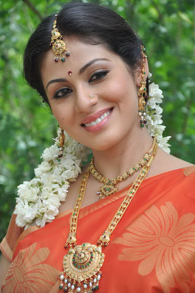Sada Beautiful Stills In Traditional Saree