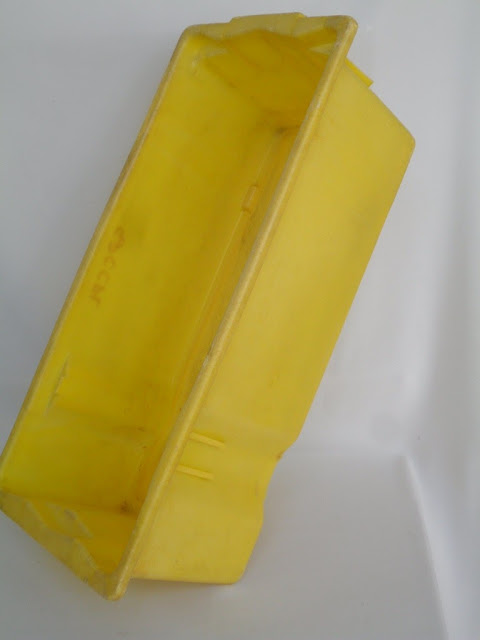 É da sua época?: [1980] Caixa Balde Transporte de Leite CCPL