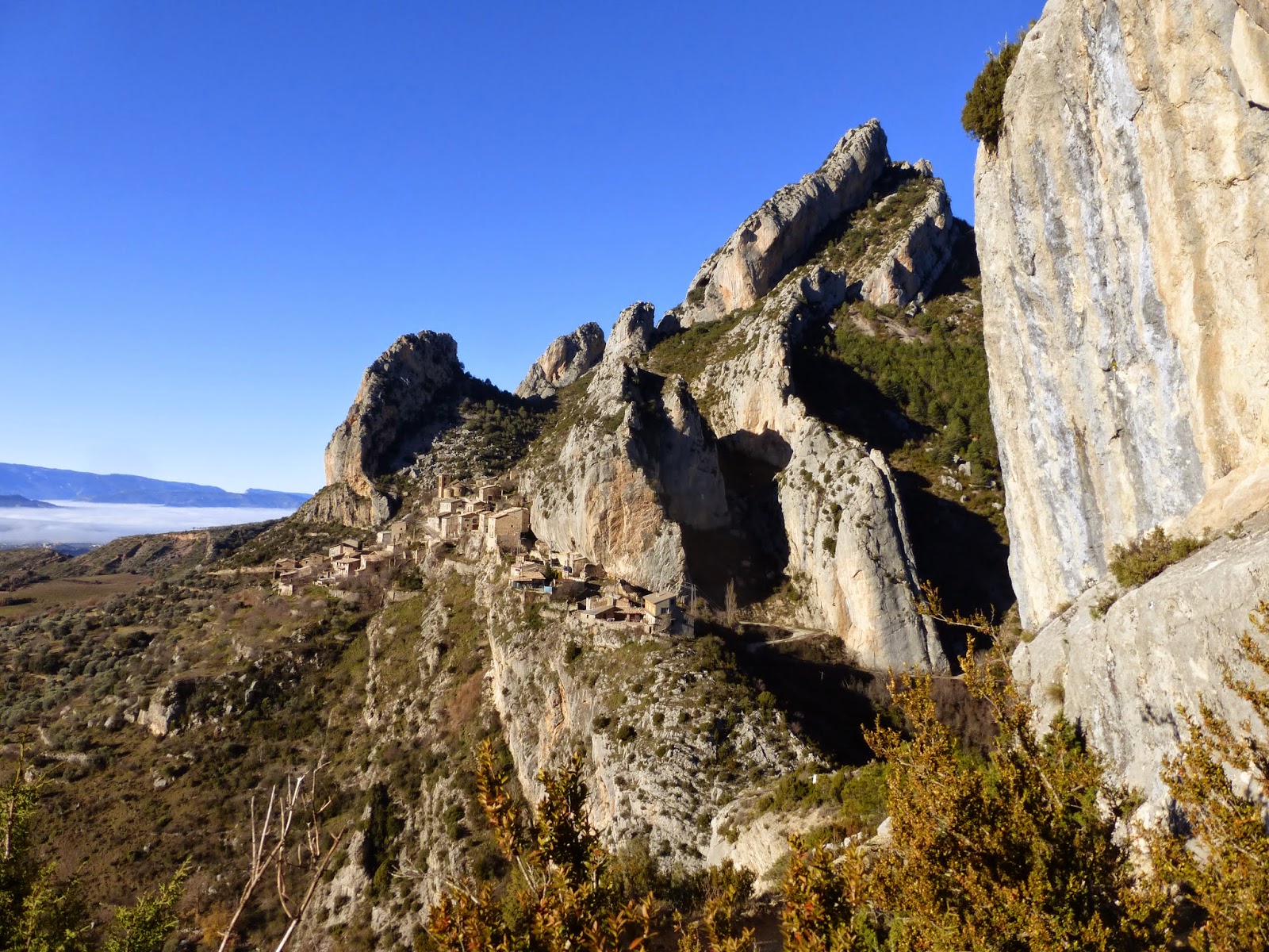 Sisbemessanapren: l'Abella de la Conca. via Aina.