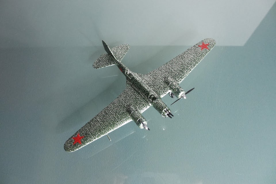 1/144 airbattle: 1/144 Tupolev SB-2 - by Altaya (Ixo)