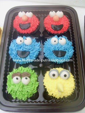 [Order] Cartoon Cupcakes From Mba Nathalie & Mba Gaby Jogja | Home Made ...