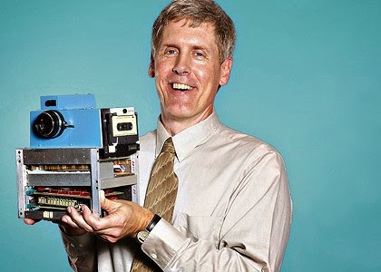 Ciberestética: La primera cámara digital por Steven Sasson