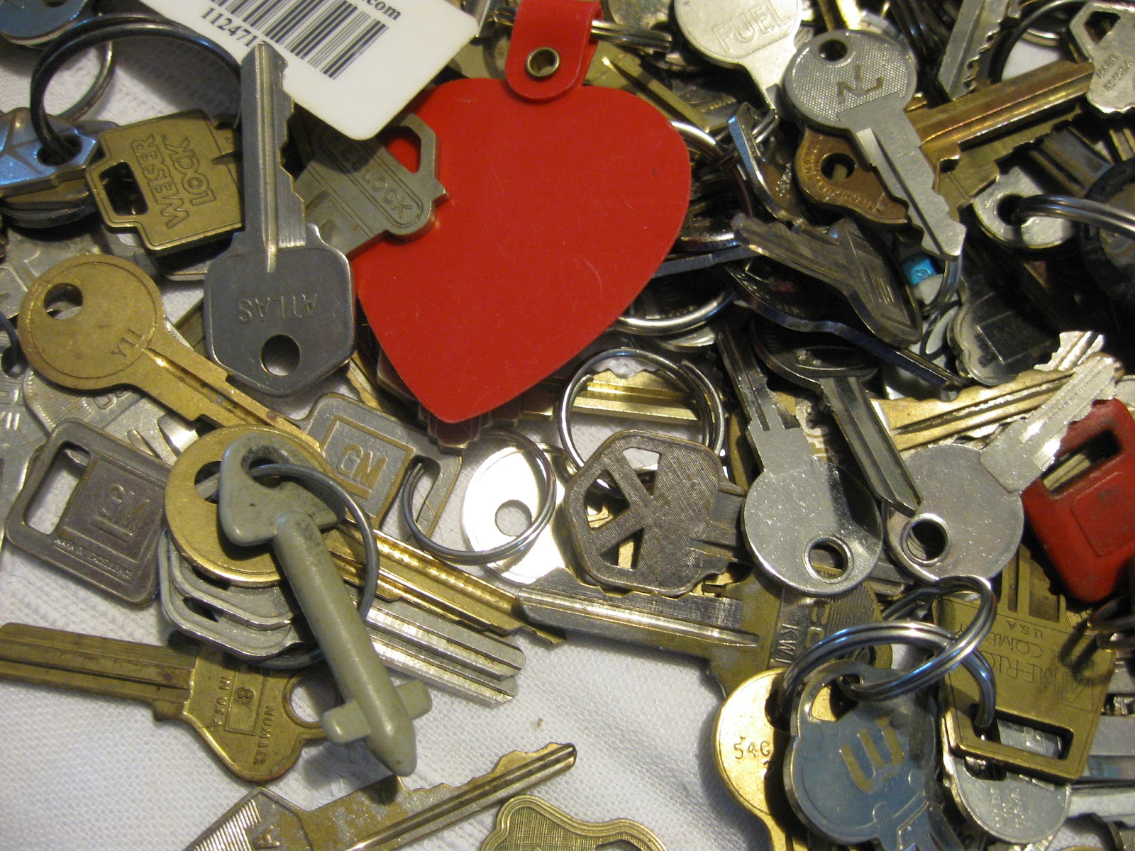 Treasures from the Heart: KEYS, KEYS, KEYS.......SOLD!!