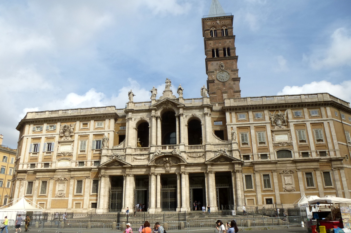 En el cielo las estrellas: La Inmaculada y la Maculada