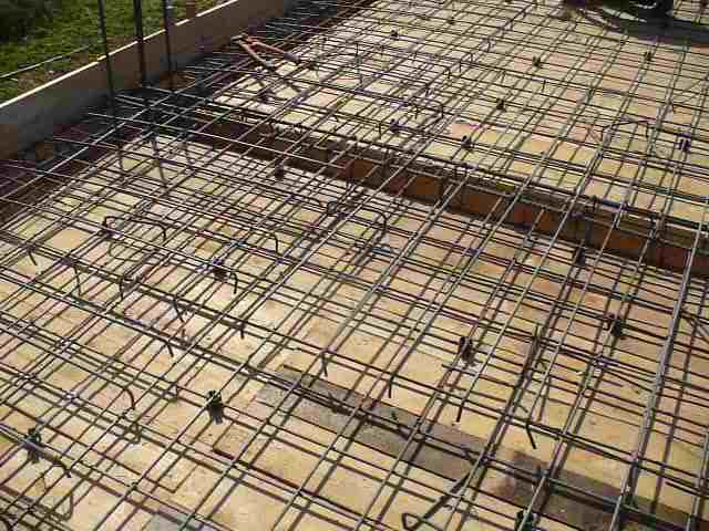 Arhiconstruct: Cofrare placa beton si armare cu bare independente