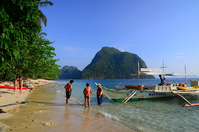 The Nomadic Pinoy: Kayaking on Bacuit Bay