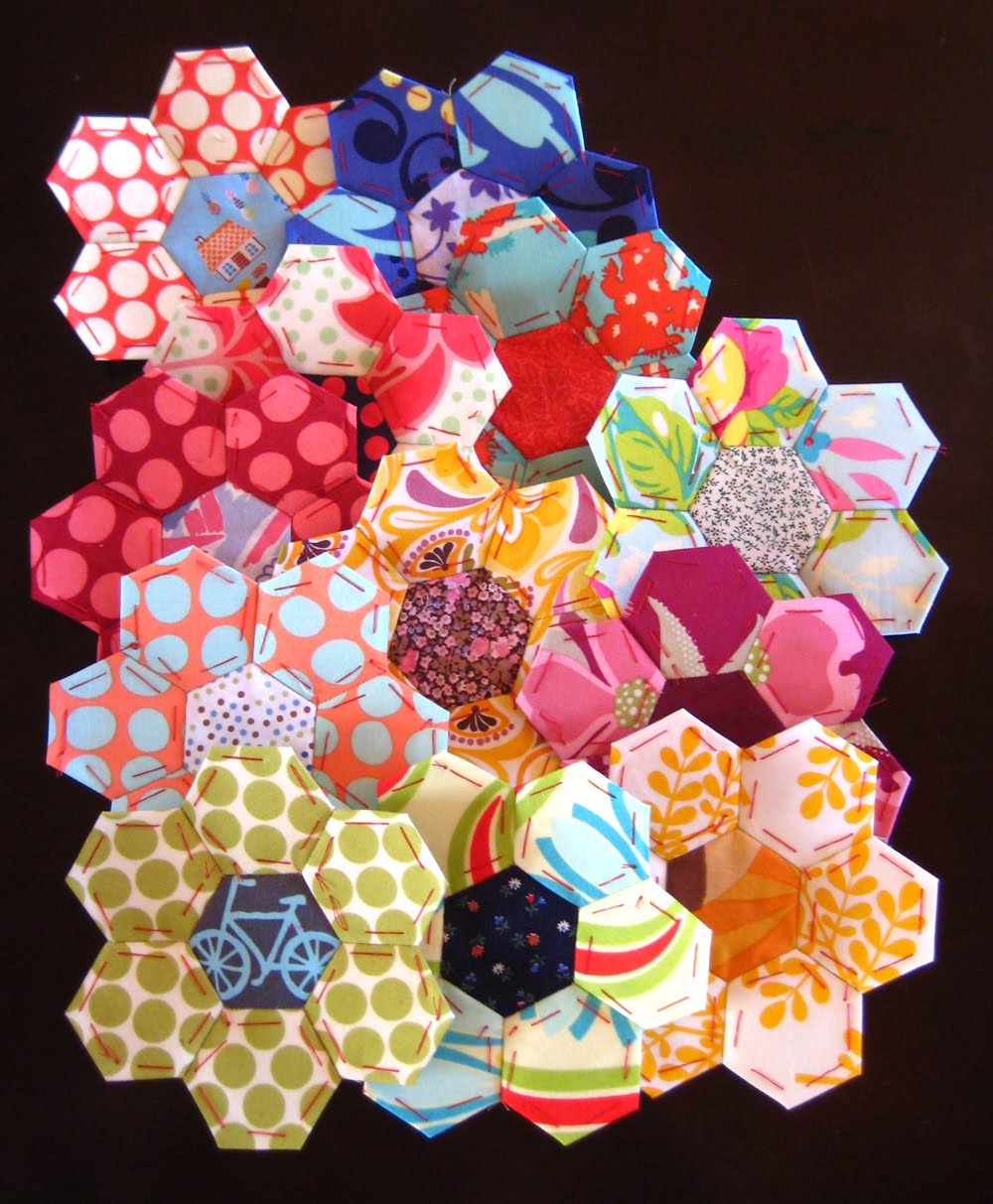 Junie None Designs: Hexagon Flowers