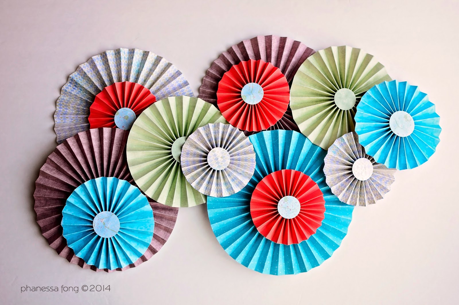 Phanessa's Crafts: DIY Paper Medallions
