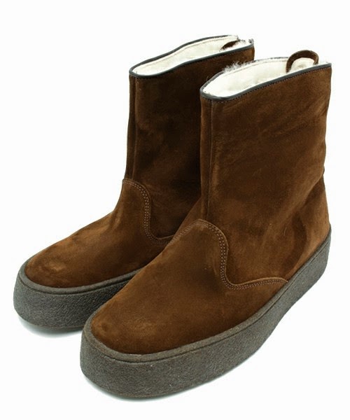 WEAR DIFFERENT: hobo Suede Curling Boots by SANDERS