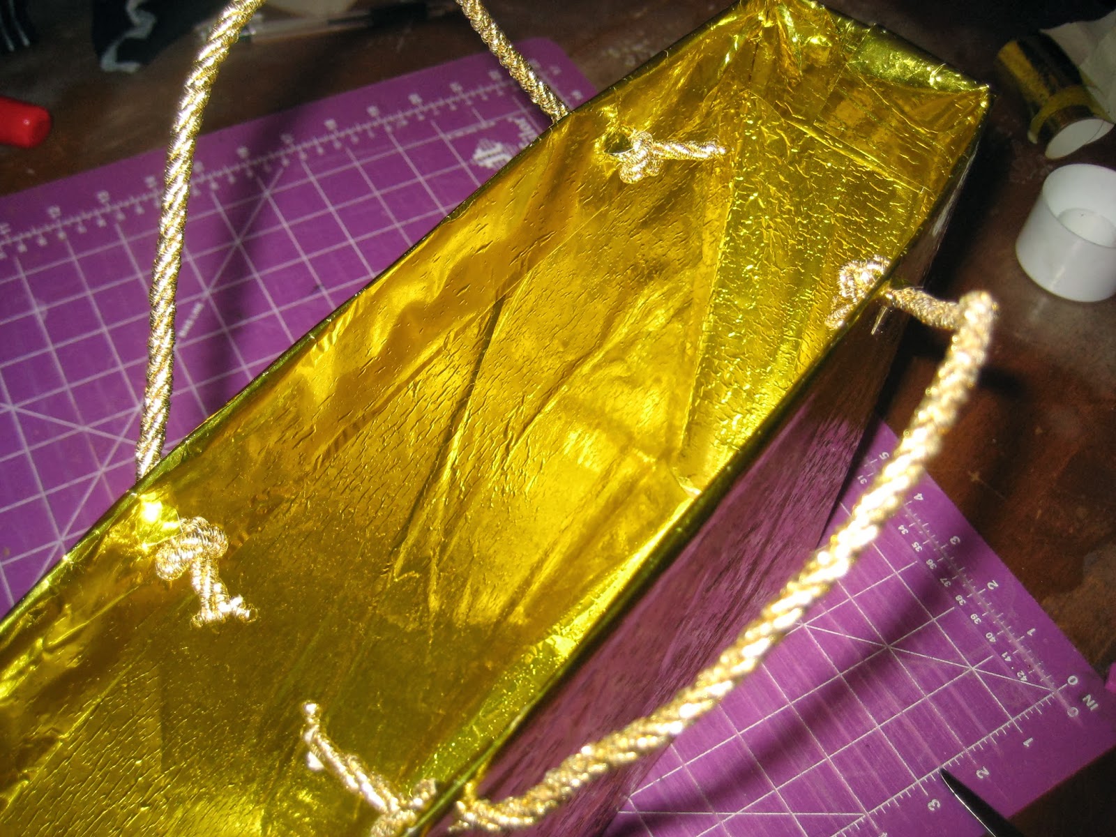 Pondering Cat: Gift bag made from a cereal box.