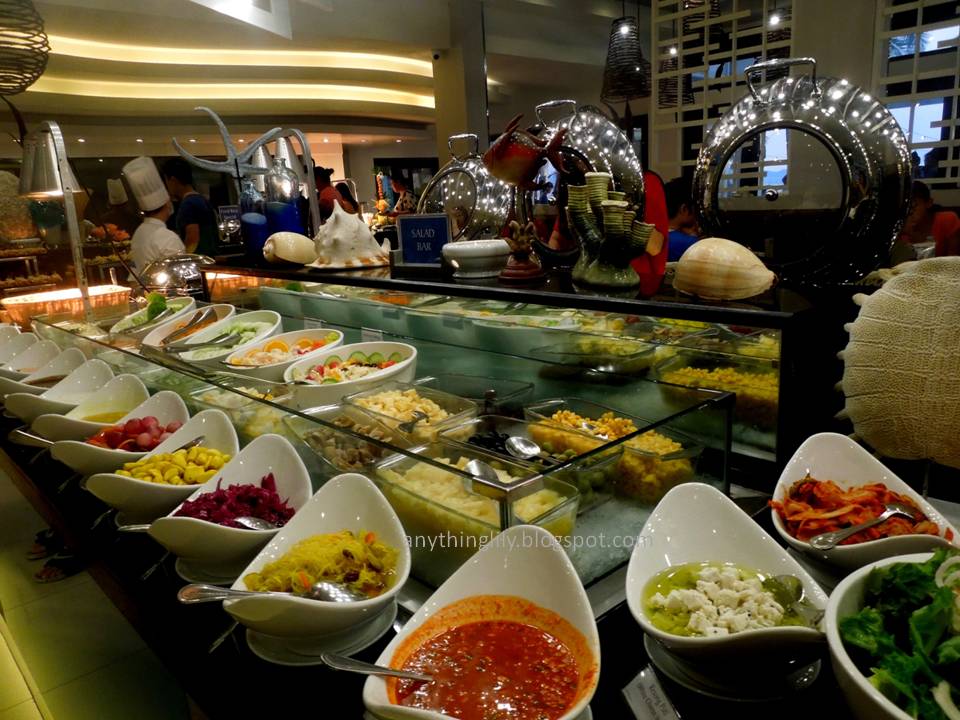 anythinglily: Boracay Travel: A Review Of Dinner Buffet @ Sea Breeze ...
