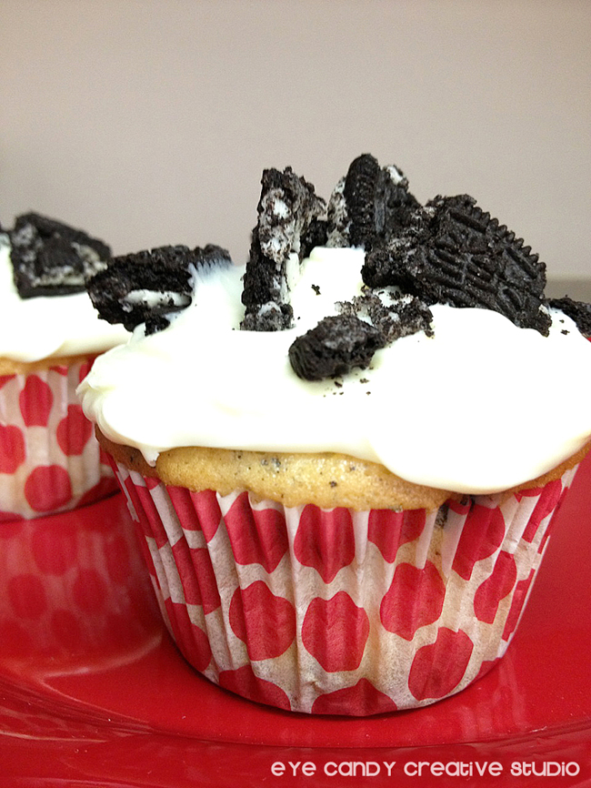 Eye Candy Creative Studio: RECIPE :: Cookie Crumble OREO Cupcakes
