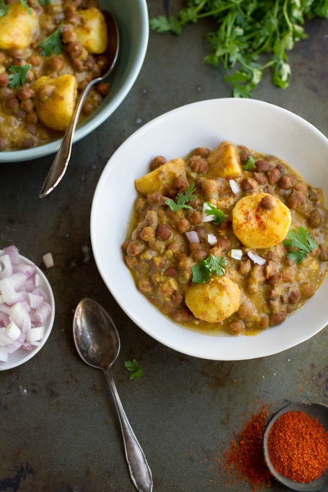 Chana Bateta - Chickpeas and Potato in Tamarind Sauce | Journey Kitchen
