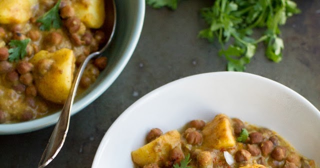 Chana Bateta - Chickpeas and Potato in Tamarind Sauce | Journey Kitchen