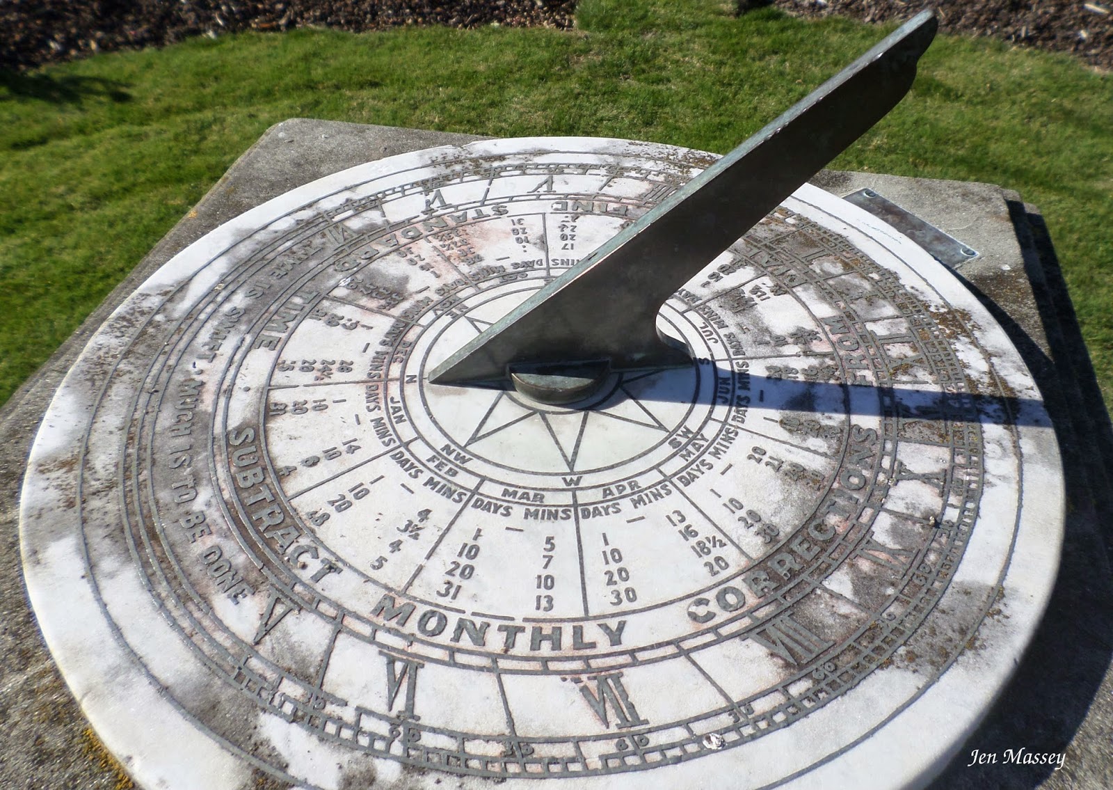 Napier Daily Photo: Taradale Clock Tower Fountain and The Memorial Rose ...