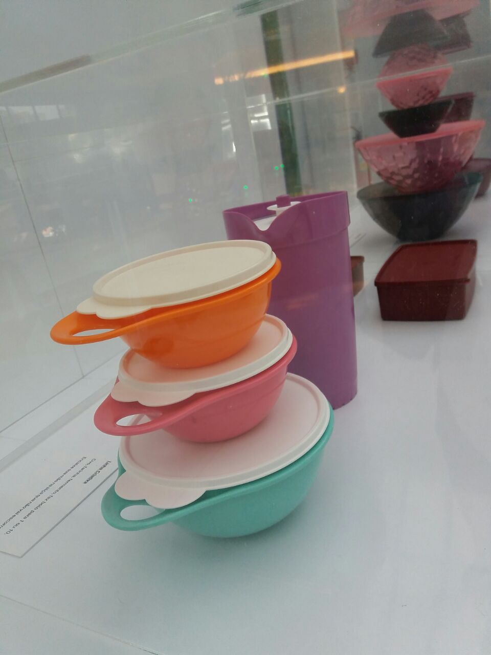 Exposição Tupperware -O Que Tem Dentro da Tupperware? | Artes da Sadhia ...