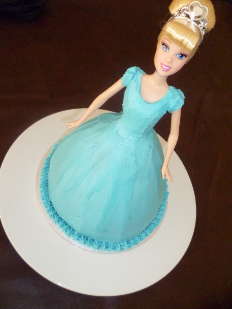 Mmmm....Cakes: Cinderella Princess 3D Doll
