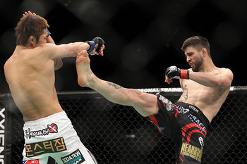 Straight Jock Feet: UFC STUD Carlos Condit feet...
