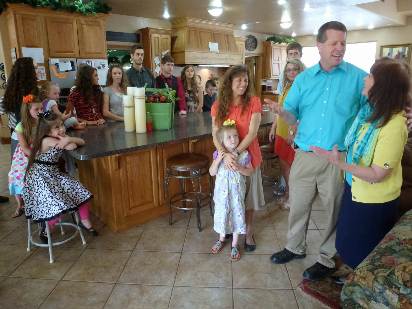 19 Kids and Counting Promo Photos | Duggar Family Blog: 19 Kids and ...