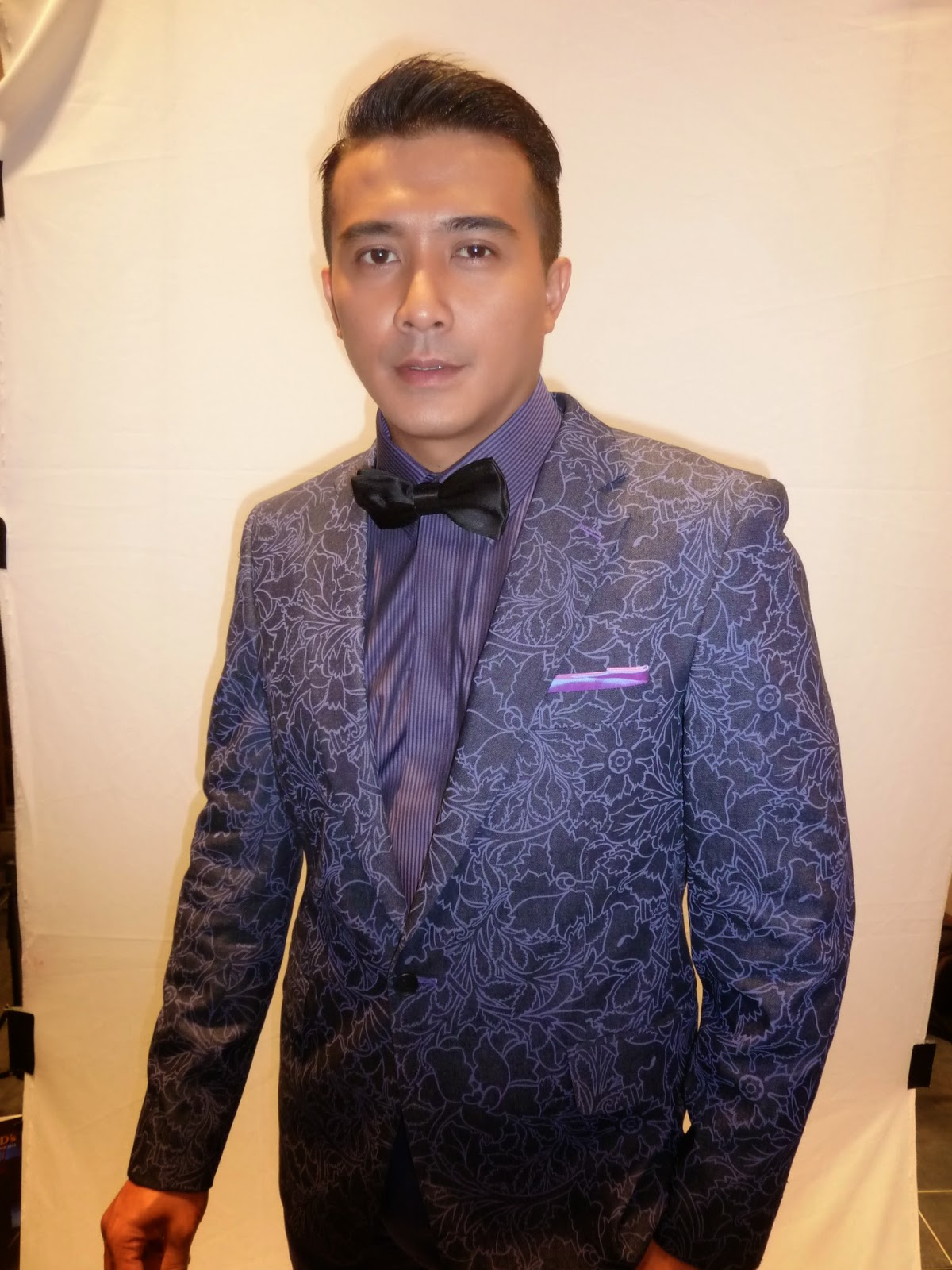 Kee Hua Chee Live!: SUPERSTAR ACTOR AARON AZIZ WILL WEAR A BESPOKE SUIT ...