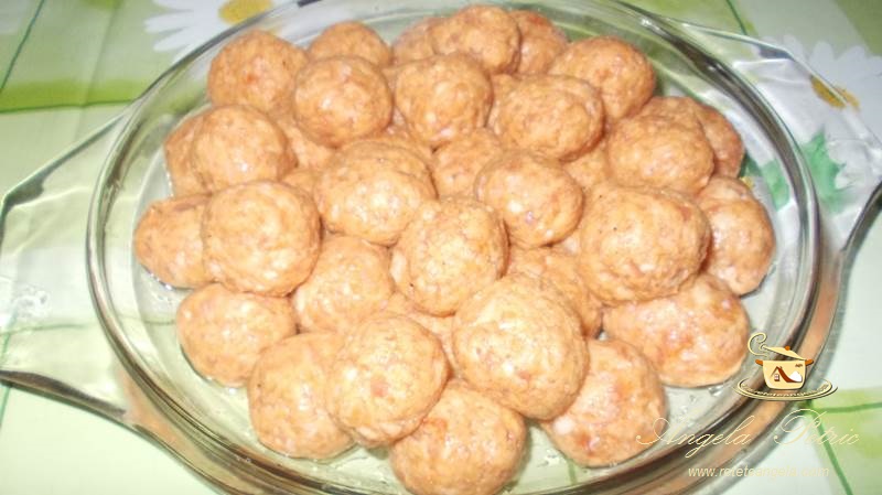 Chiftelute ~ Retete culinare simple si gustoase