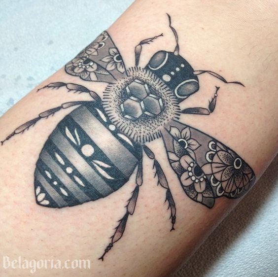 35 Tatuajes de Abejas para chicas y su significado ligado al número 6