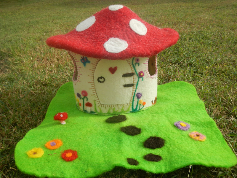 Something Lubely...: Toadstool house...