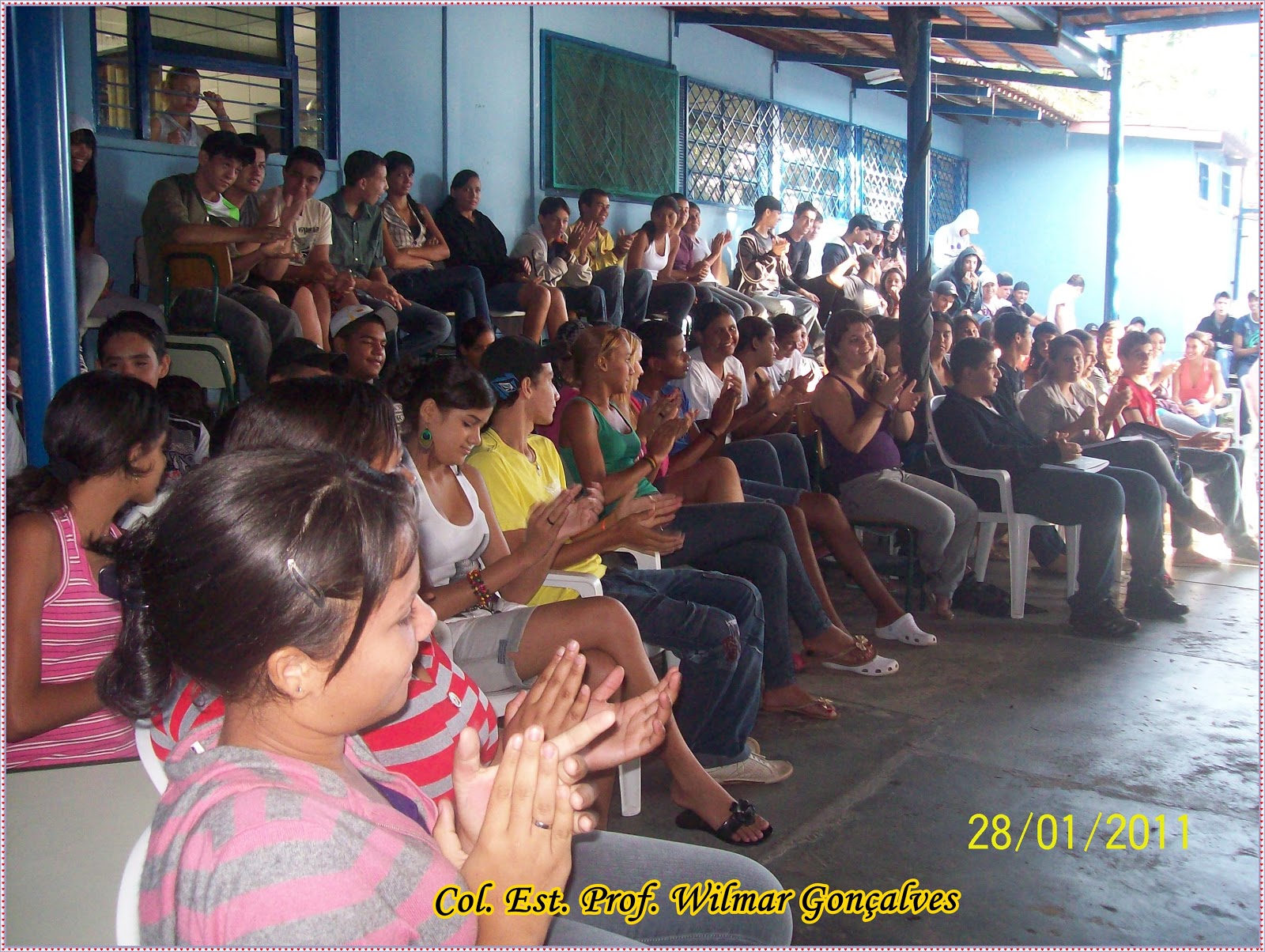 Professora Ivani de Brito- Col. Est. Prof. Wilmar Gonçalves