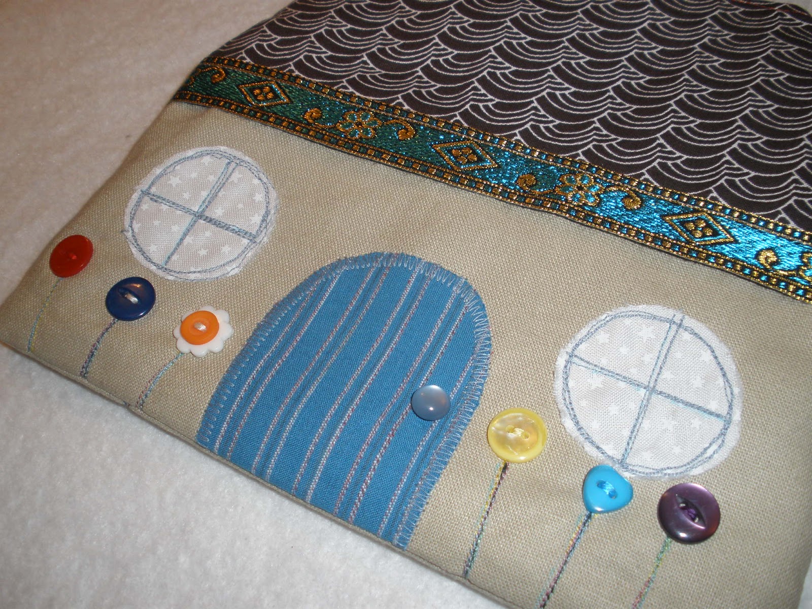 [Amy's] Crafty Shenanigans: Zakka house pouch