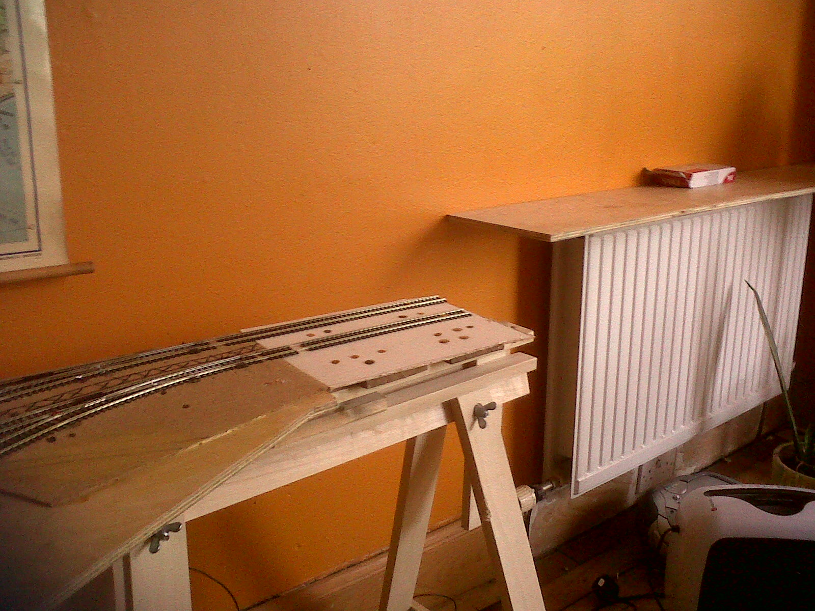 French Model Railway: Raising the baseboard.