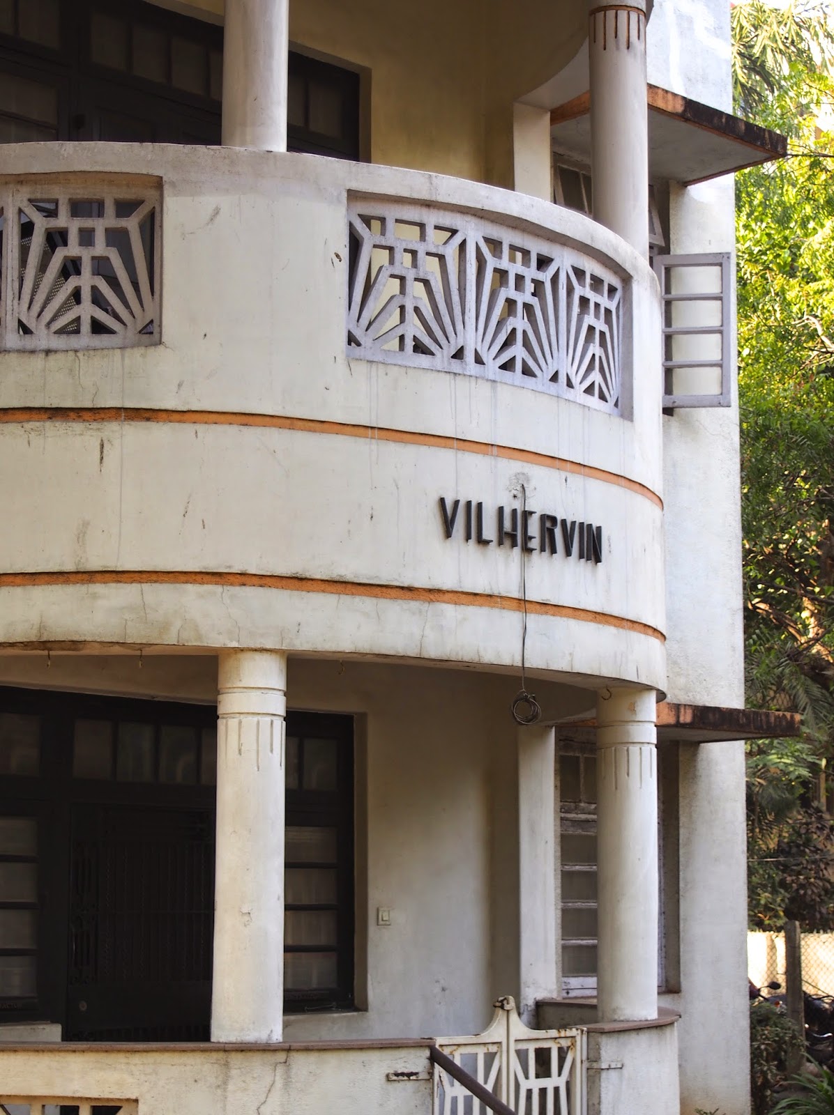 India: Bungalows of Bandra - Bombay's Vanishing Heritage