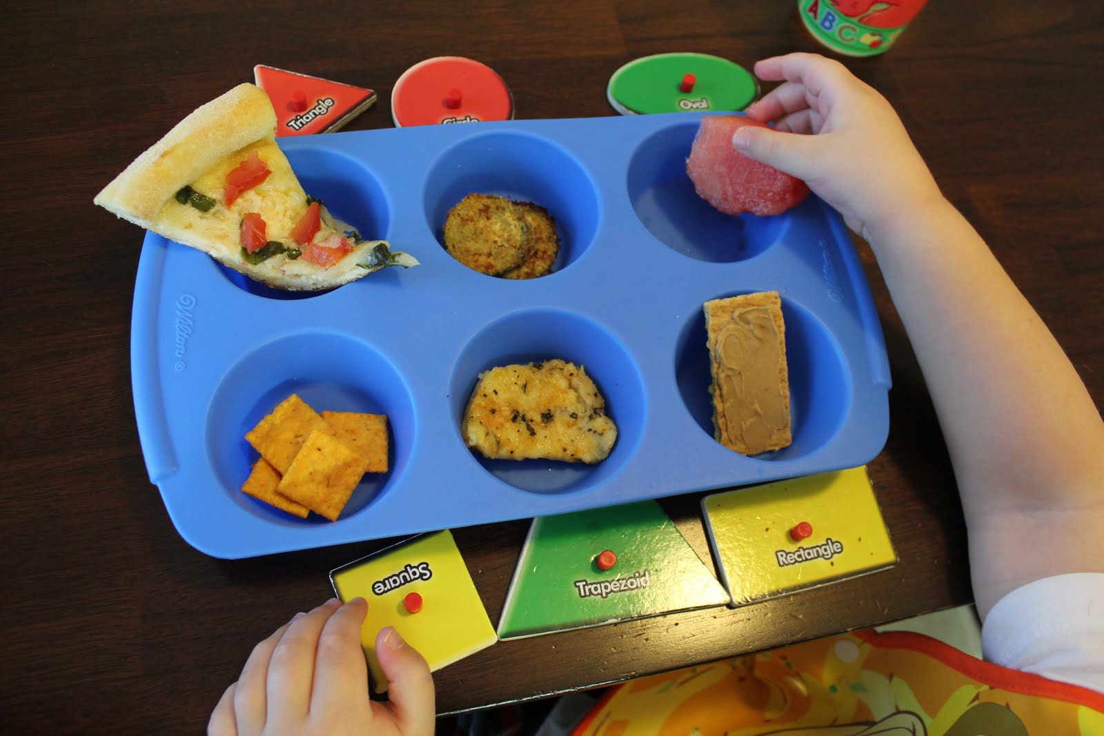 Momma's Playground: Muffin Tin Monday - Shape Searcher