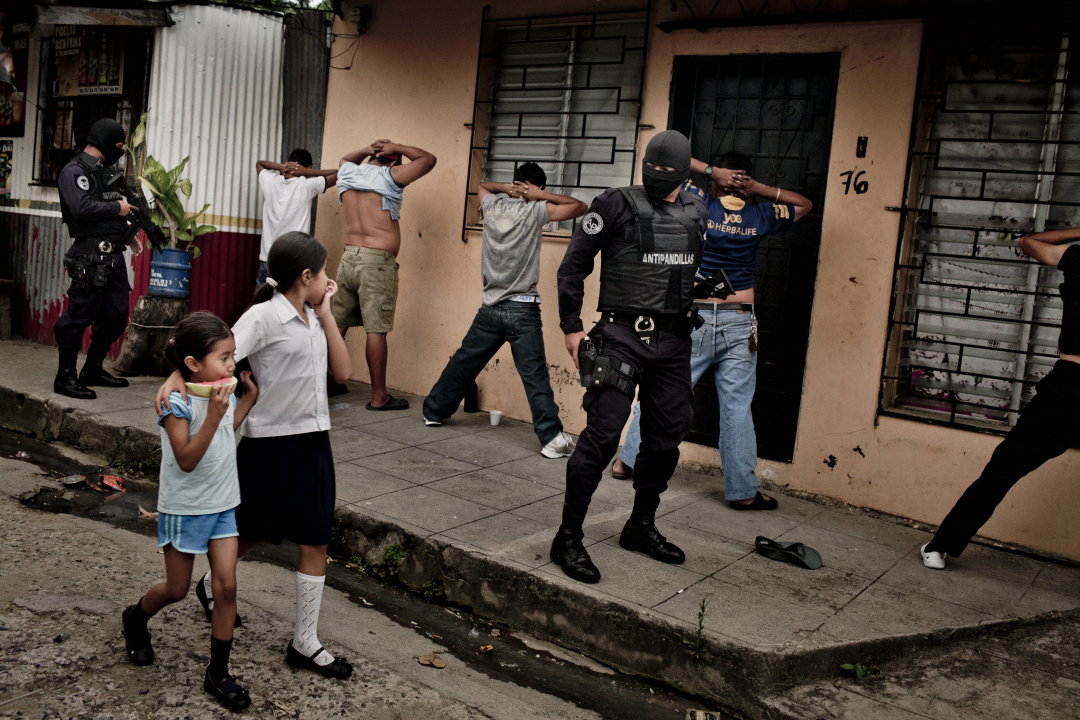 María Piedad: "El Salvador Gangs" - World Press Photo 2013 #APCWPP