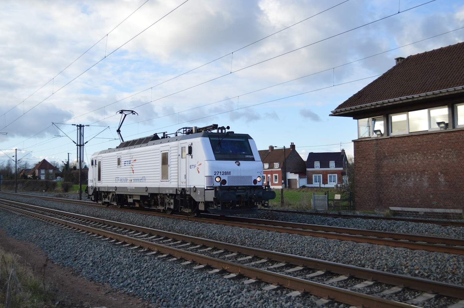 LA PASSION DU TRAIN: BB 27000 ETF de passage à Hazebrouck