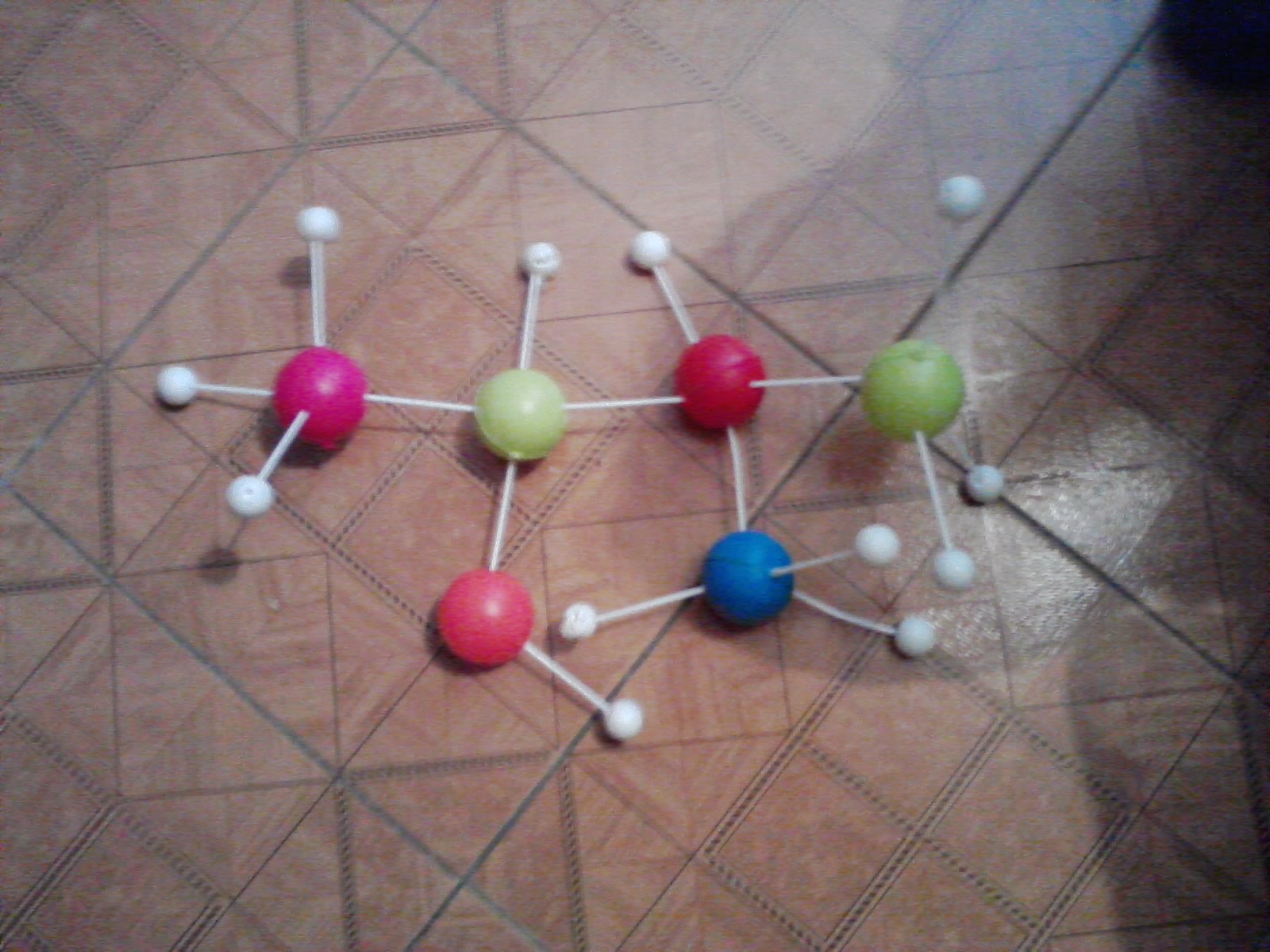 quimica: examen de modelos tridimensionales, SERGIO ALAN PIÑA MOREALES ...