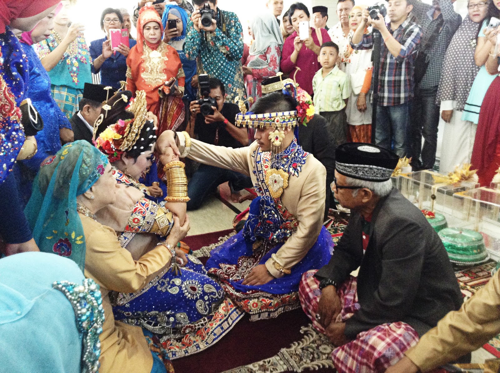 Traditional Bugis Wedding - ROBILLIAM