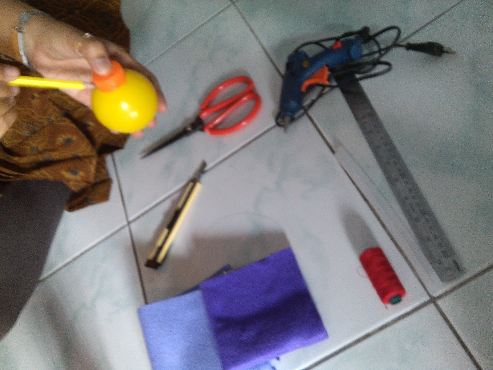 TULISAN WAWAN GEJE : Tutorial membuat Boneka dari botol Bekas