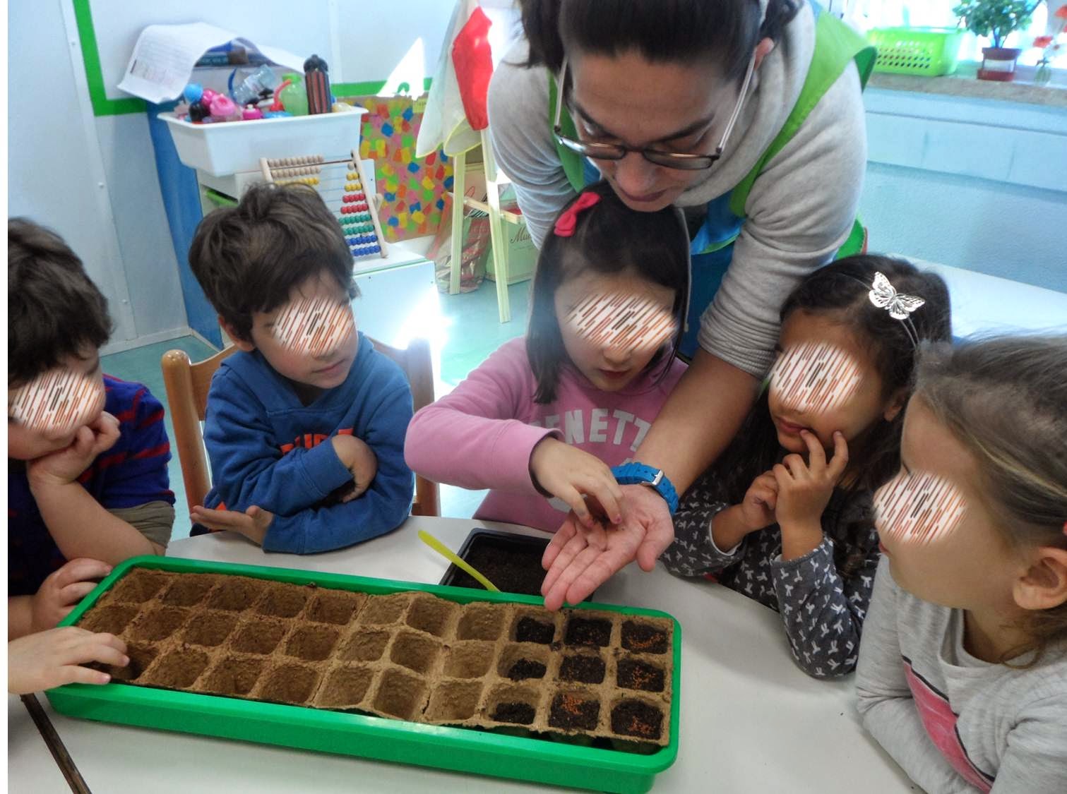 Tempo de Crescer na Sala 2 JI: Está na altura de semear...