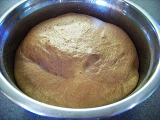 Domestically Inept: Homemade Black Bread