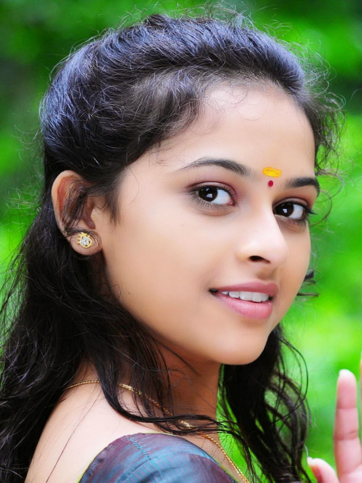 Sri Divya Official